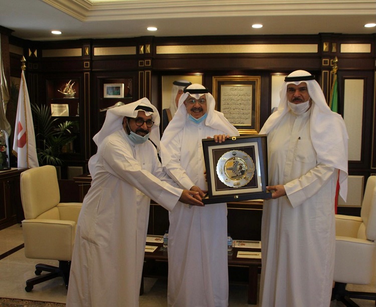 Kuwait International Airport: H.E. President of Civil Aviation Honors ...